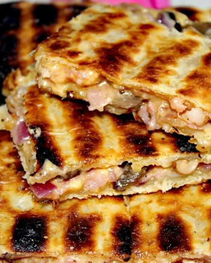 How to make a delicious braai pie - Briefly.co.za