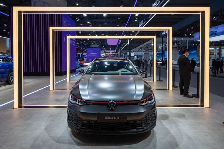 Lesedi Kapinga's biography: Orlando Pirates' pre-season signing ...