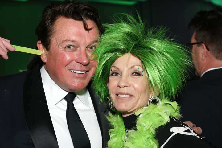 Who is Barry Manilow's stepdaughter? Get to know Kirsten Kief - Briefly ...