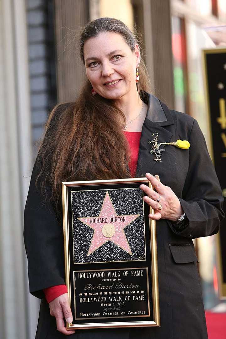 Maria Burton Carson's bio: The life story of Elizabeth Taylor's adopted ...