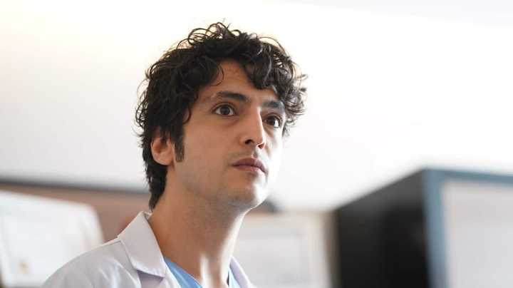 eXtra Mucize Doktor (Dokter Ali): cast, plot summary, release info ...