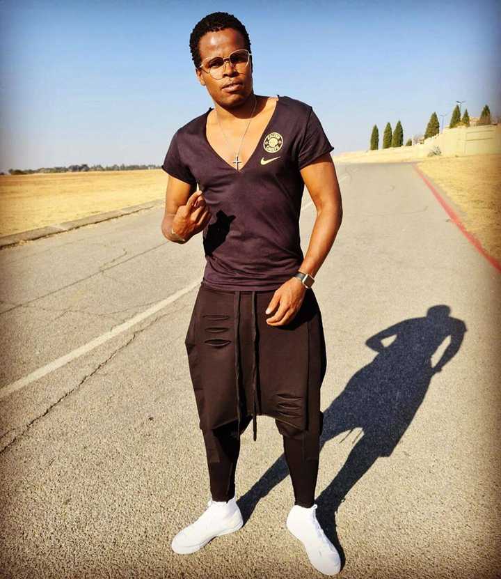 Willard Katsande bio: age, wife, stats, salary, red cards, cars, house ...