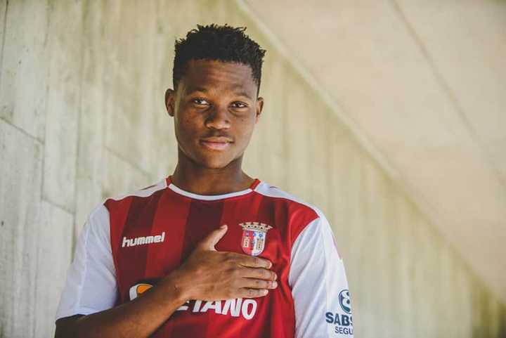 Top 20 South African players abroad doing us proud | SA soccer players ...