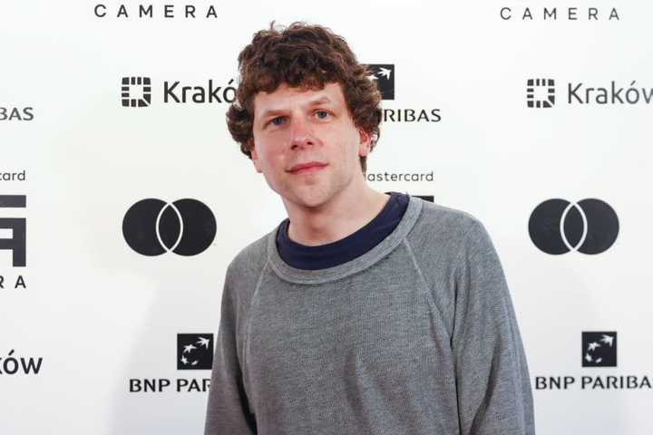 Who is Anna Strout? Everything about Jesse Eisenberg's wife - Briefly.co.za