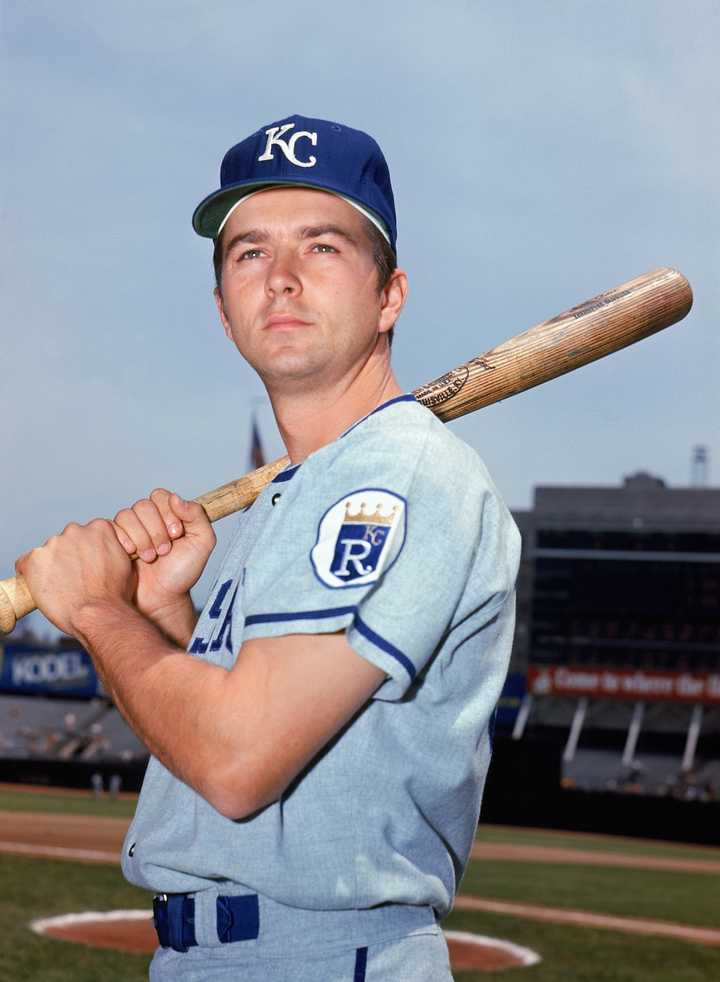 Who is the shortest MLB player of all time | Top 16 list - Briefly.co.za