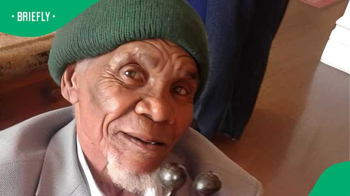 “He’s Gone to Rest”: Internet Mourns South Africa’s Oom Jan, One of the ...