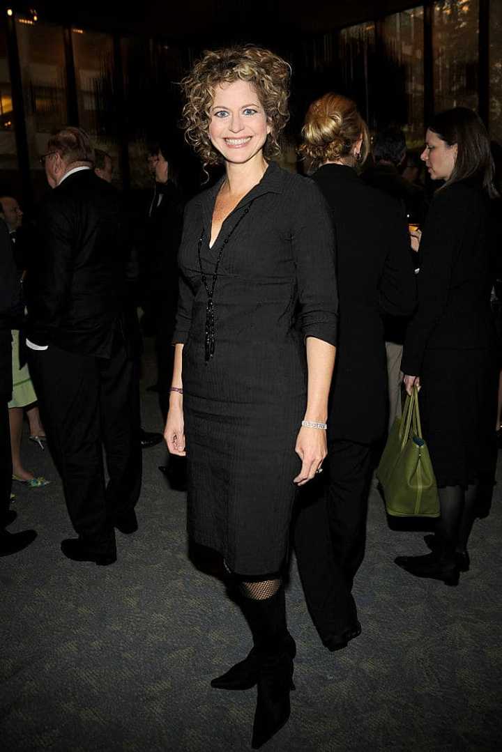 Laura Savini's bio: age, spouse, hair production, movies, profiles, net ...