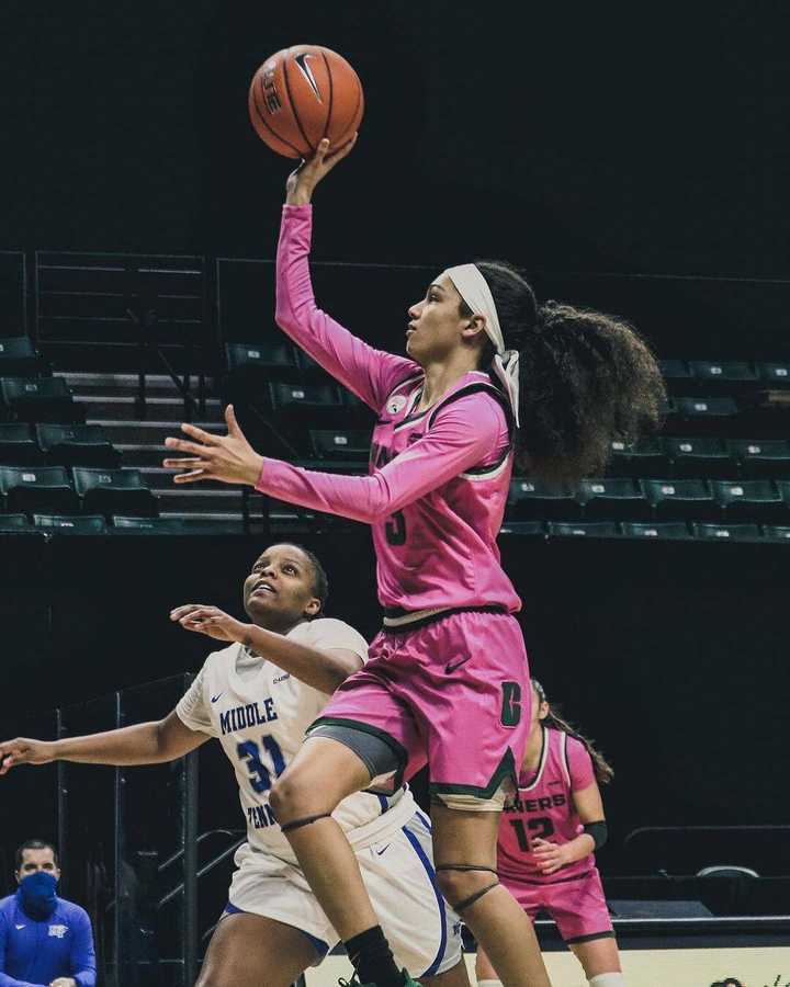 Who is Mariah Linney? Age, girlfriend, height, parents, gender, net ...