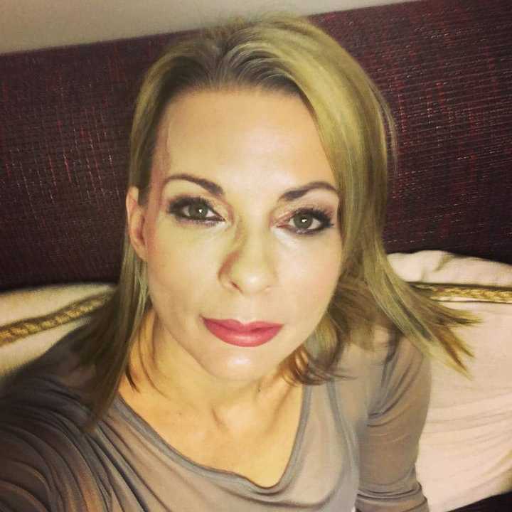 Natasha Sutherland age, children, spouse, books, movies, career ...