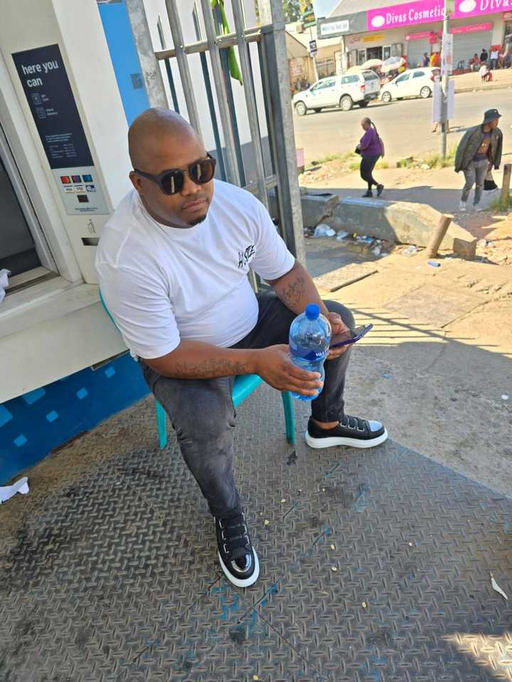 “This Guy Needs an Award”: Viral ‘Uze Nenye’ Trendsetter Entertains Mahindra Drivers, SA in ...