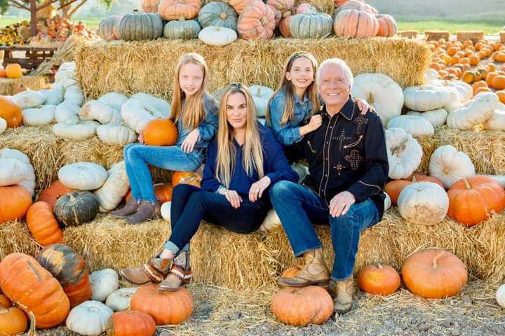 Robert Tilton: age, children, parents, contacts, YouTube, profile ...