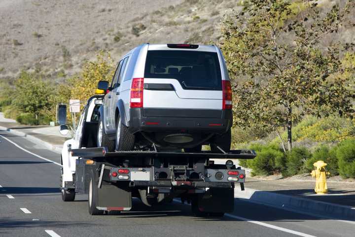 Man Records Heartbreaking Moment As His Car Gets Allegedly Repossessed ...