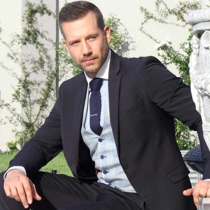 Jonathan Boynton-lee age, girlfriend, tattoos, movies, and Instagram ...