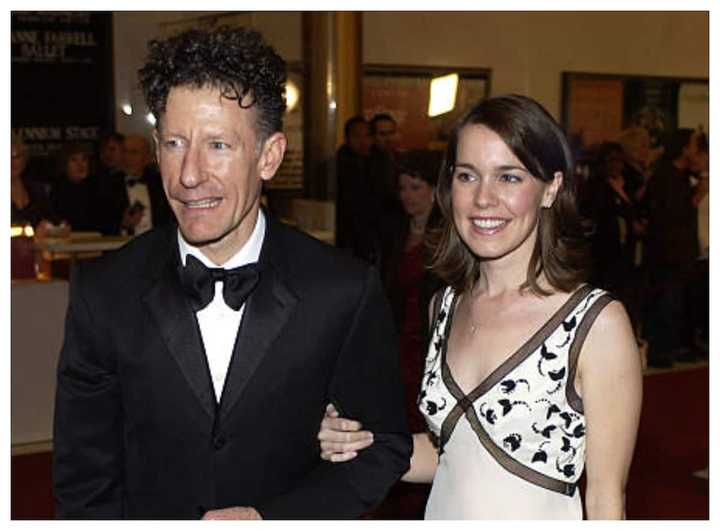 What does April Kimble do? Age, children, height, photos, net worth ...