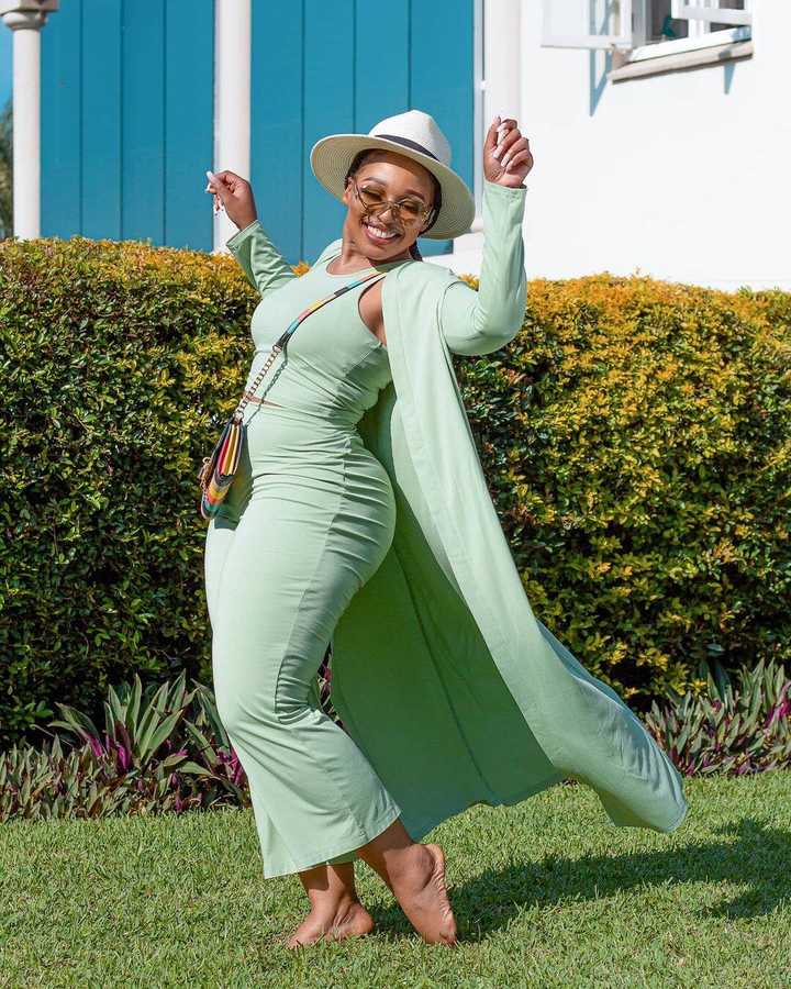Top 30 most curvy celebrities in the world: Who has the best curves ...