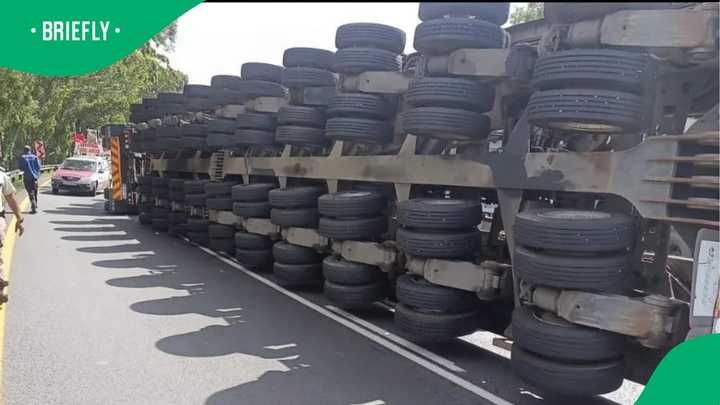 Van Reenen’s Pass Accident Forces Road Closure, Abnormal Load Truck ...