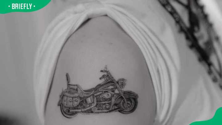 Deep dive into Miley Cyrus' tattoos: Meanings and locations - Briefly.co.za