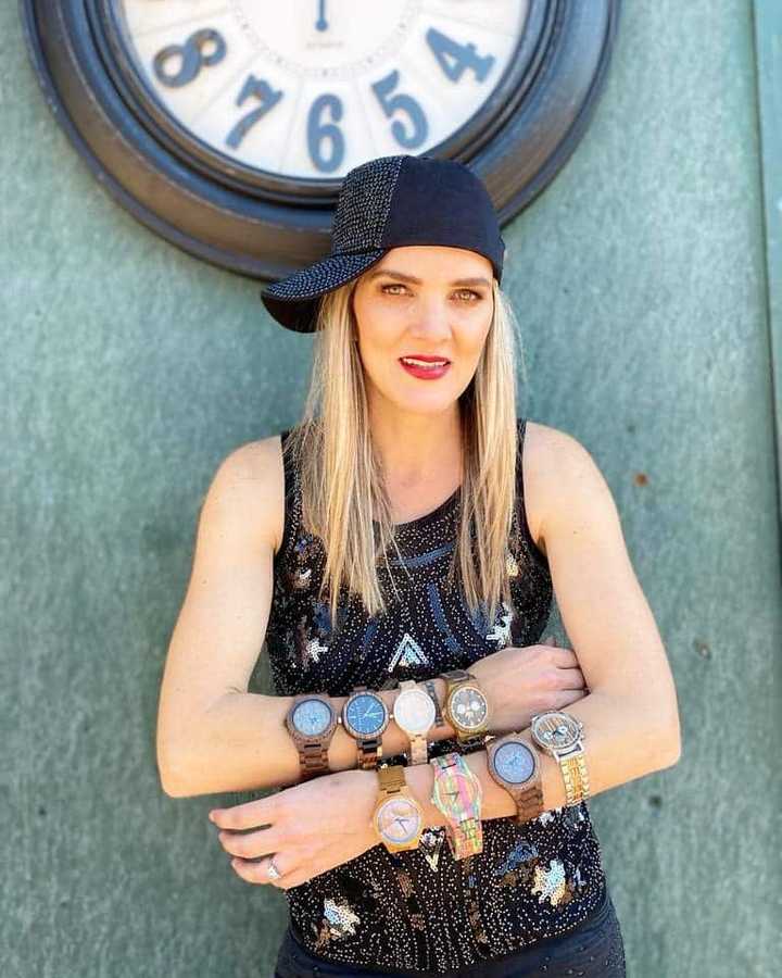 Sorina Erasmus bio: age, son, man, songs, weight loss, shows, profile ...