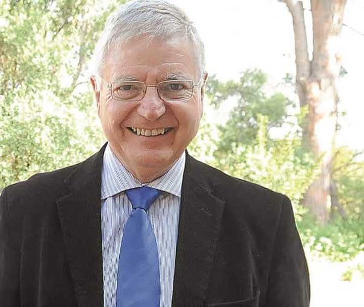Michiel Be Roux bio: age, family, education, Capitec Bank, house, net ...